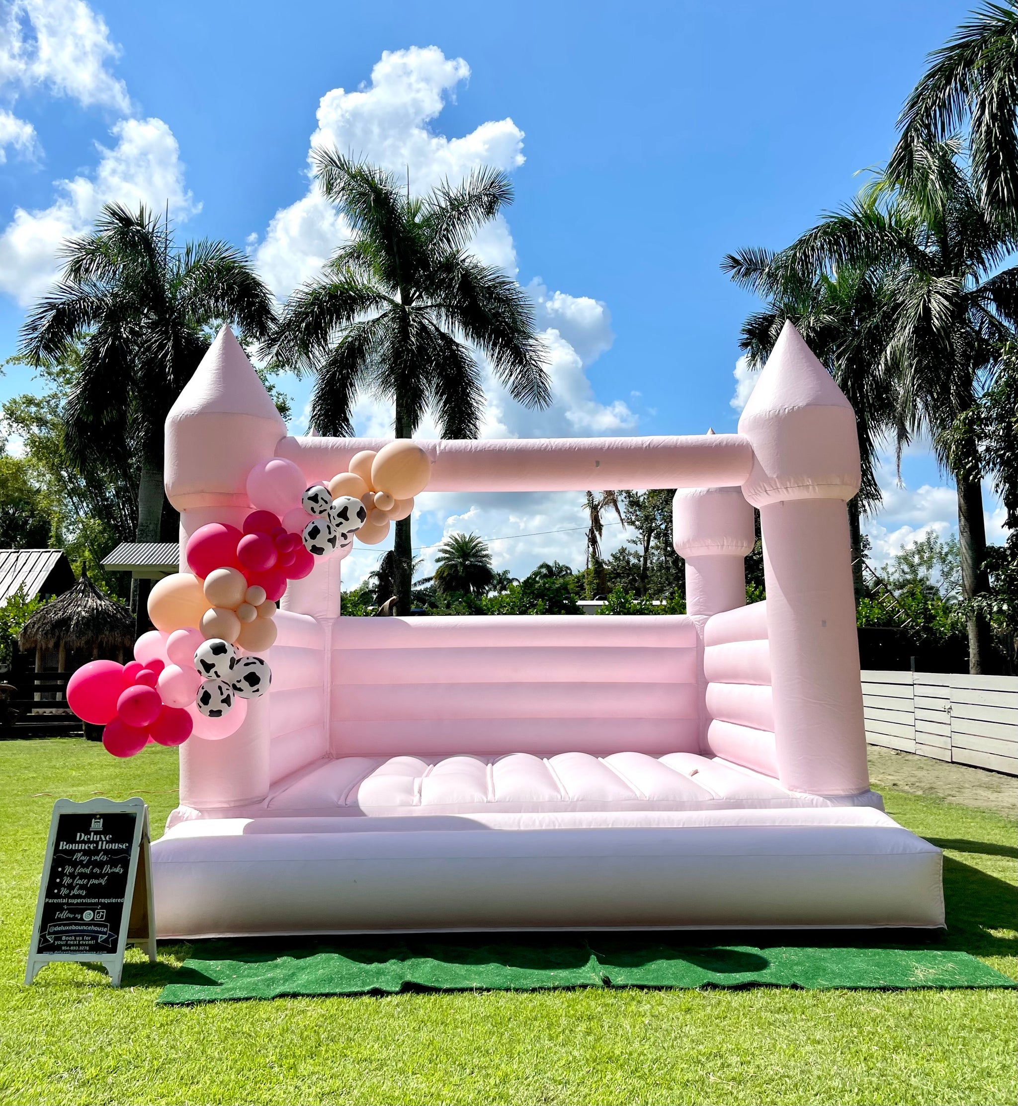 Pink Bounce House - BOOK NOW / FREE DELIVERY MIAMI AND BROWARD – Deluxe ...