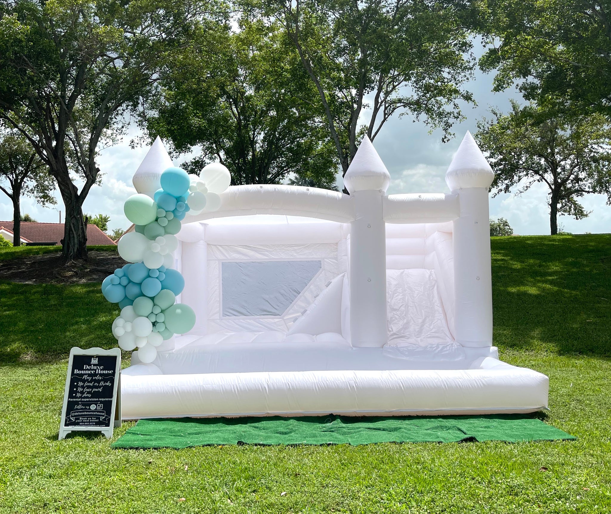 White Bounce House with slide - BOOK NOW / FREE DELIVERY MIAMI AND ...
