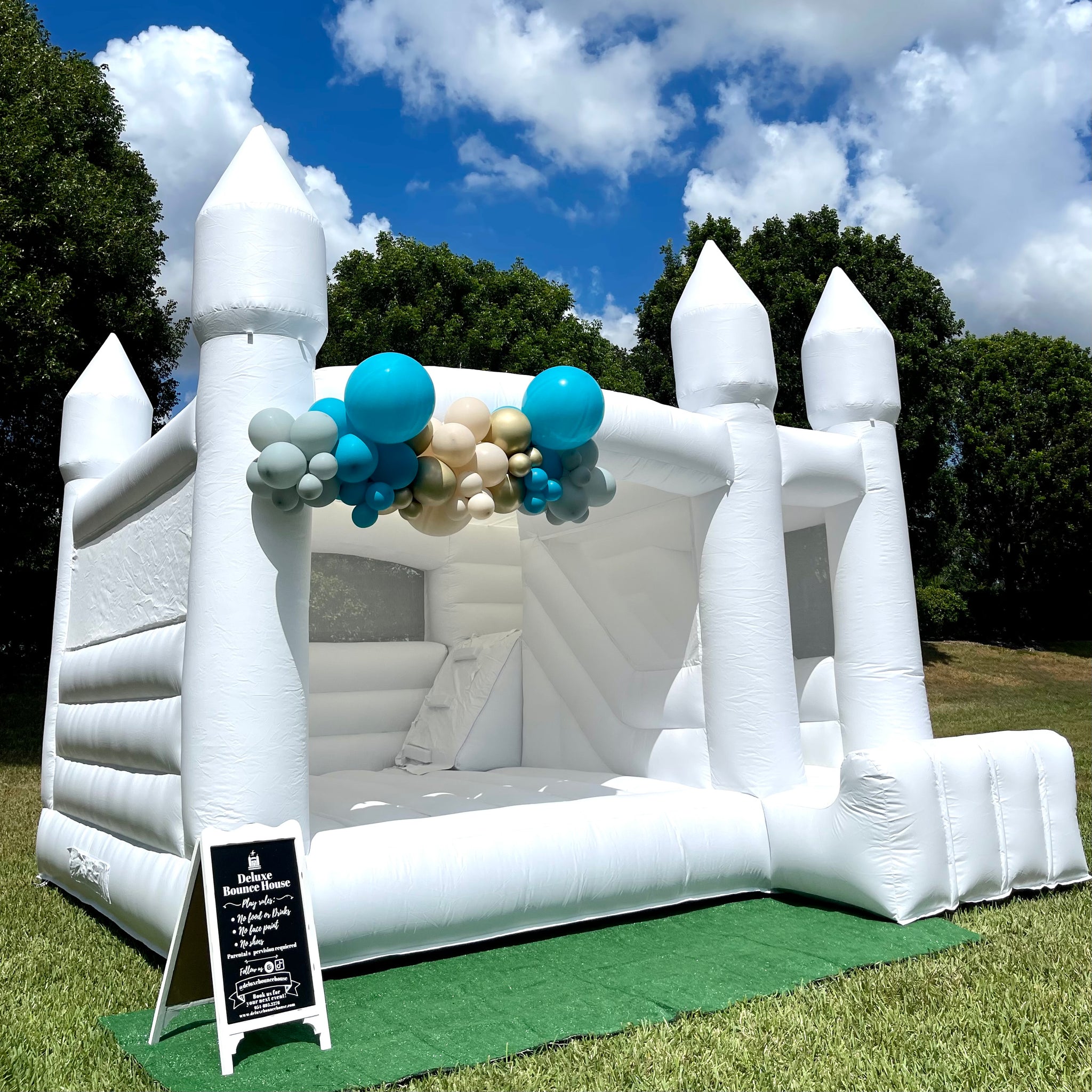 White Bounce House with slide - BOOK NOW / DELIVERY MIAMI AND BROWARD ...